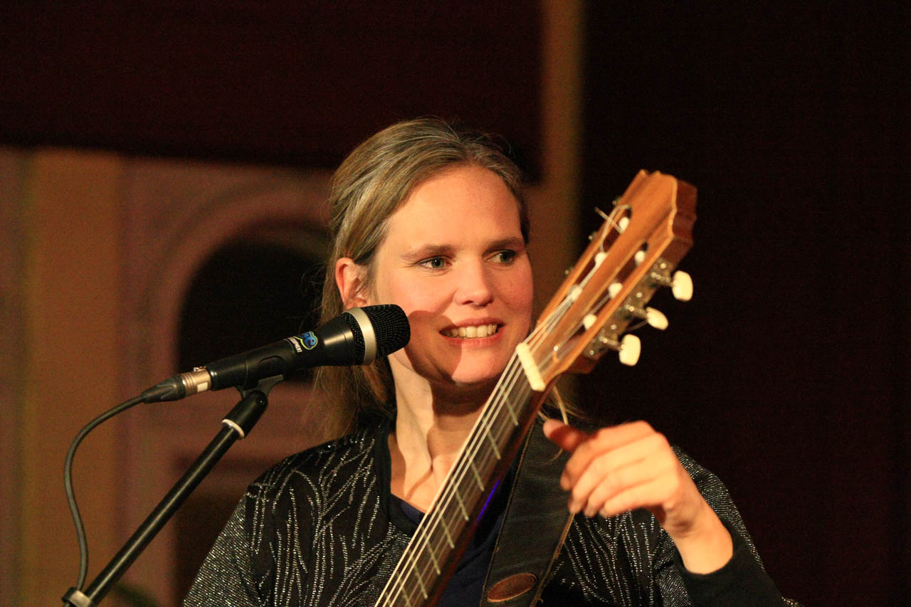 Bilder von Ulis Wohnzimmer mit Dota Kehr und Martin Sommer | Ulrich Zehfuß